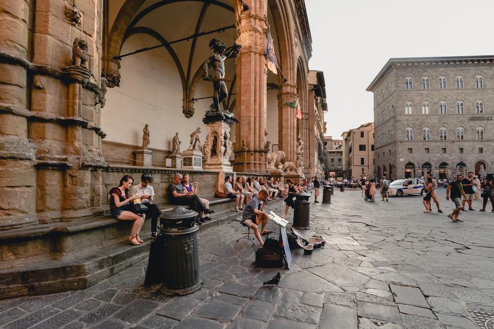 Loggia dei Lanzi - Irány Firenze